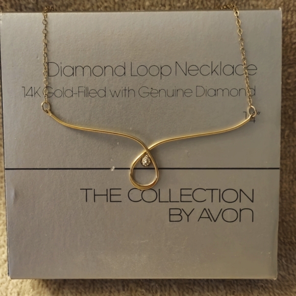 Avon | Jewelry | Vintage Avon Diamond Loop Necklace | Poshmark